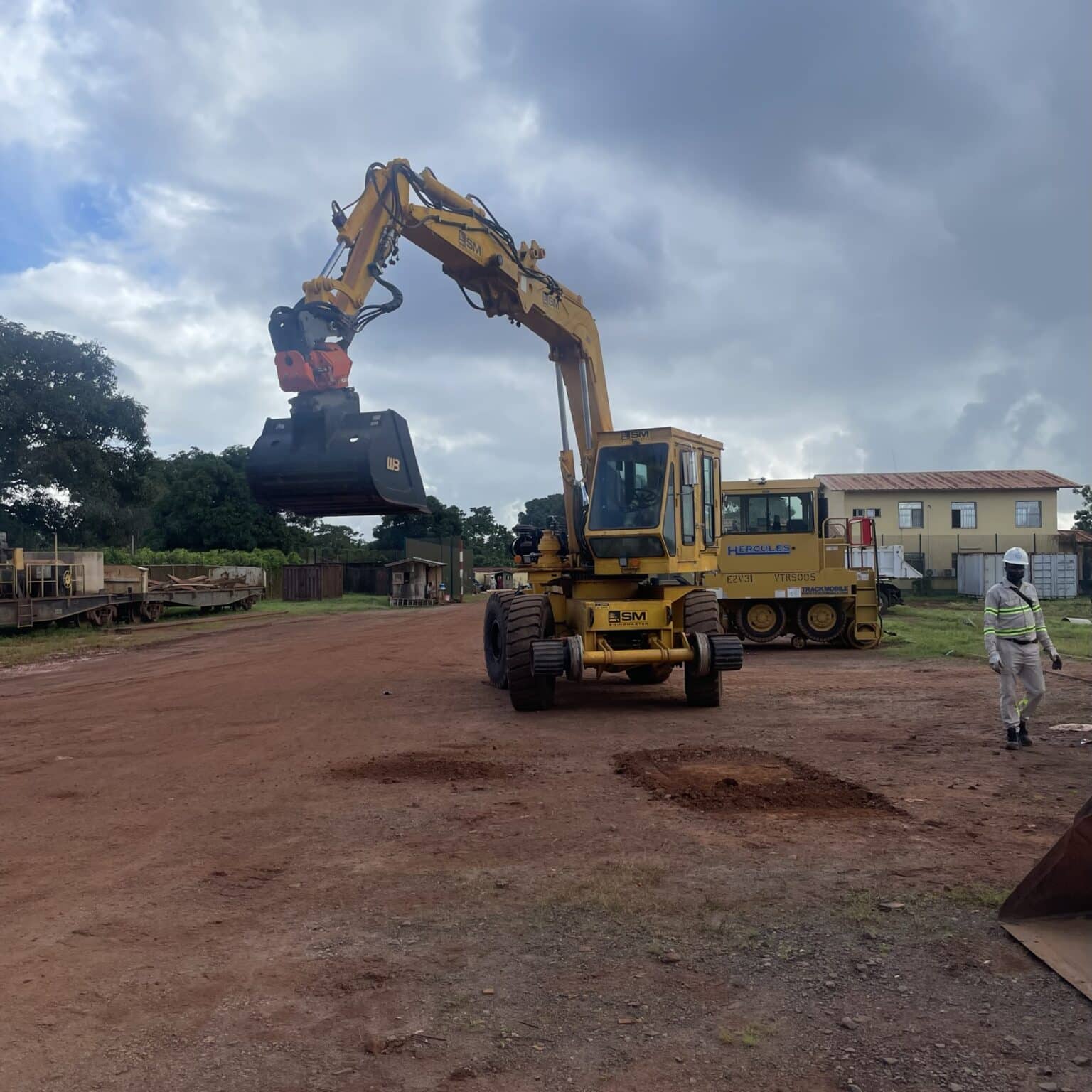 361 Swing Cab Swingloader - Swingmaster