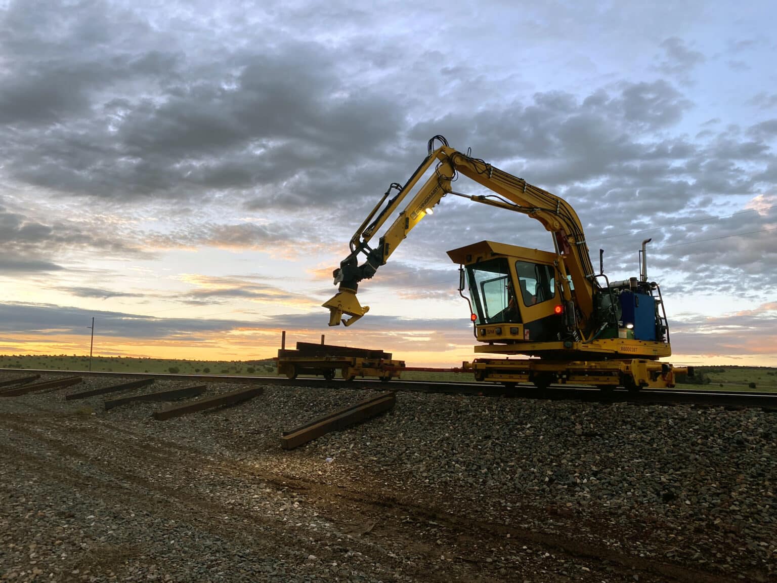 Swingloaders & Heavy Duty Lifting Equipment | Swingmaster