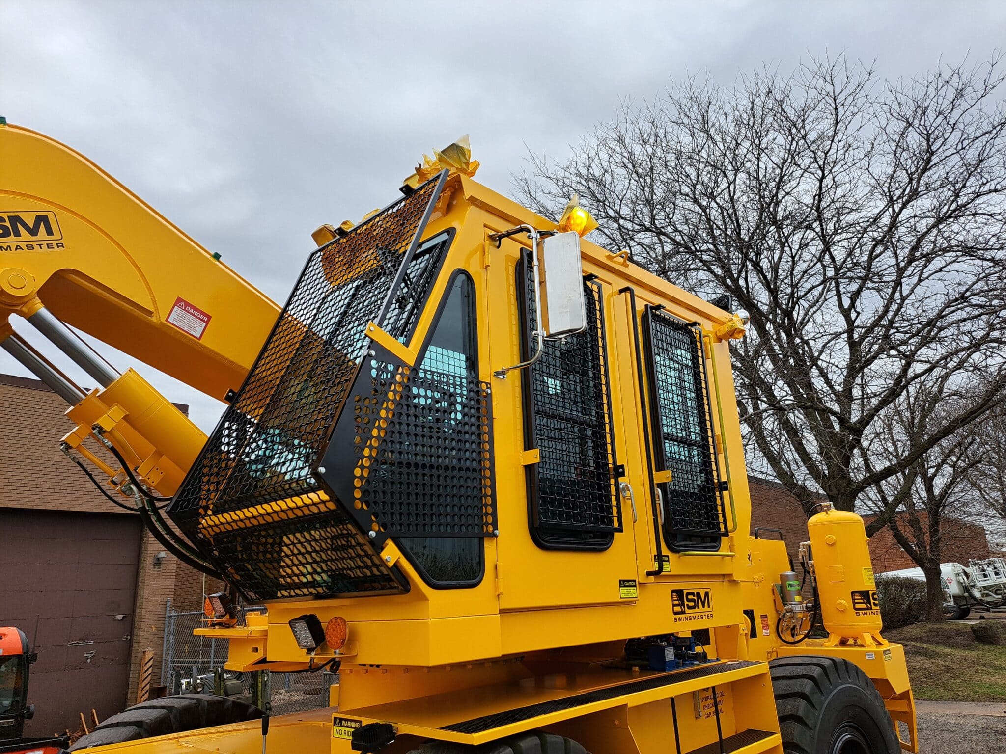 361 Swing Cab Swingloader - Swingmaster